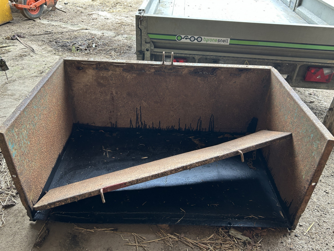 Twose Link Box ~ NEW Floor, Only £475.00